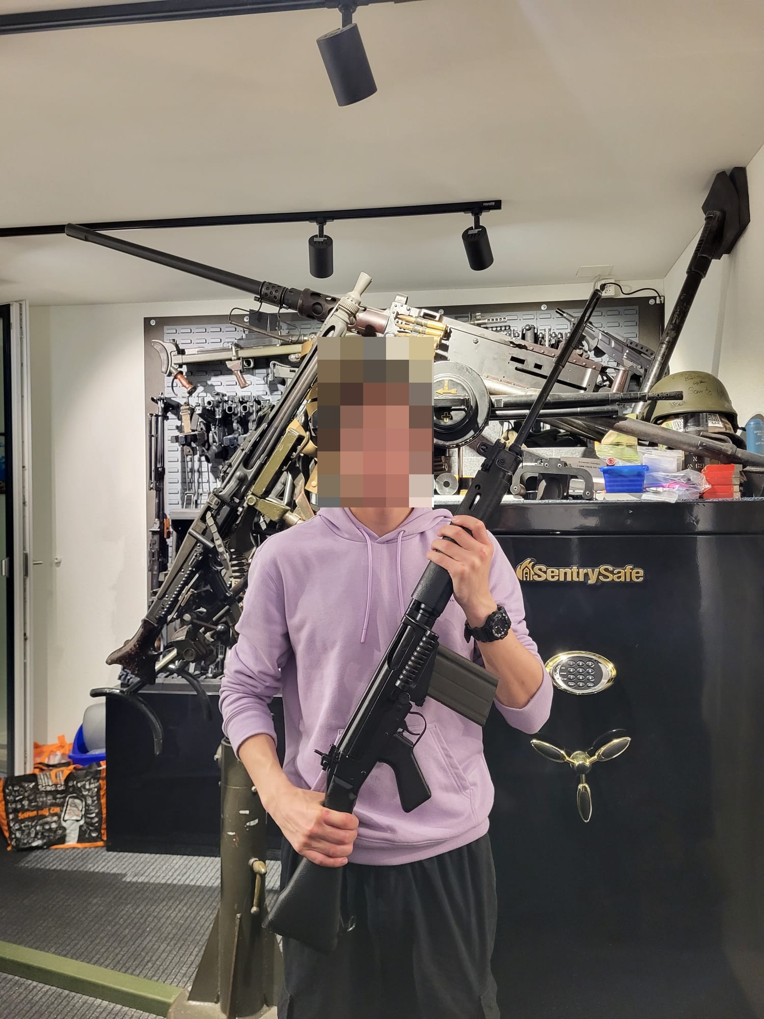 Weaponsandhistory - Private gun collection